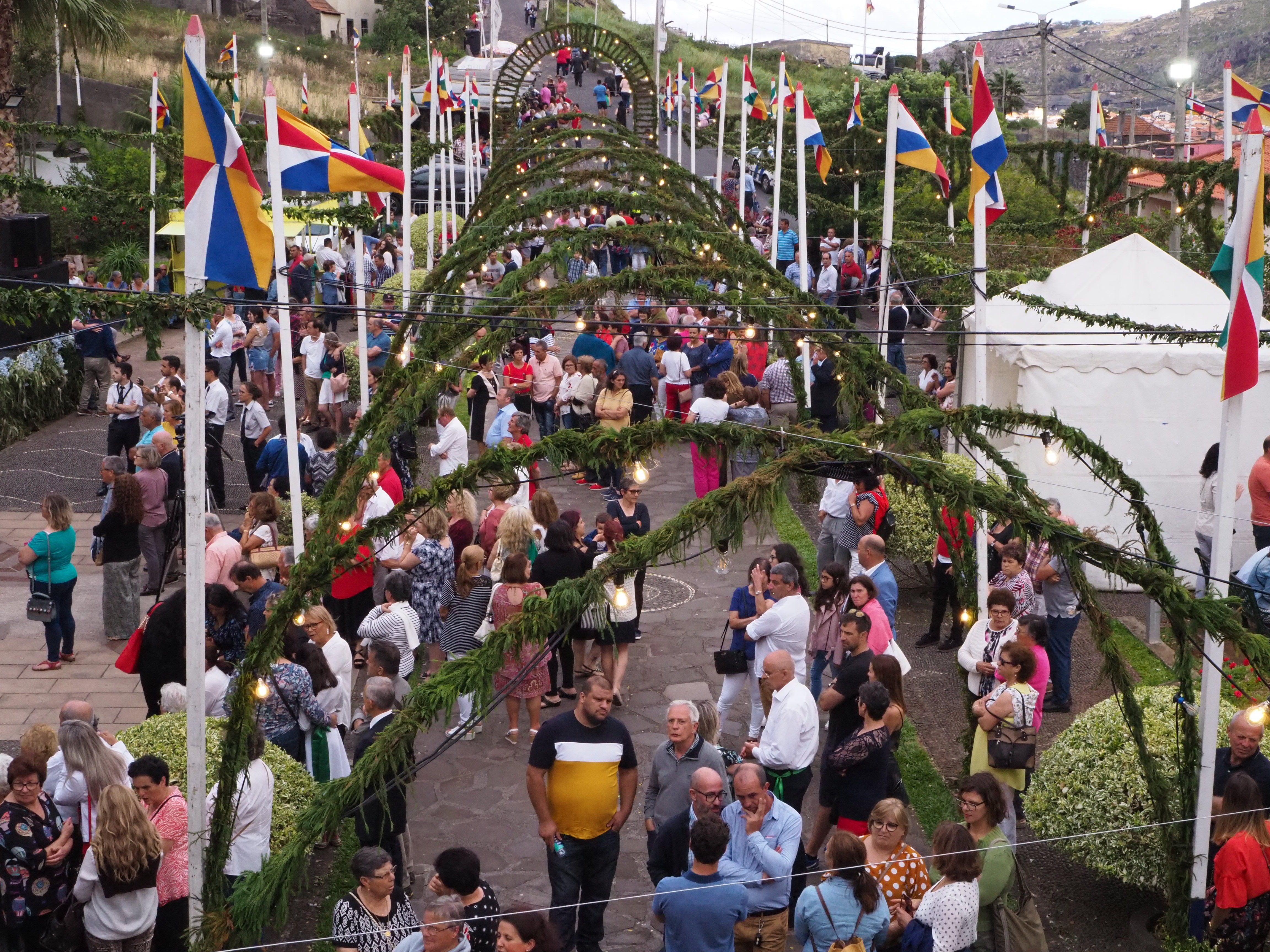 Imagens vídeo da festa hoje na Ribeira Seca - Funchal Notícias